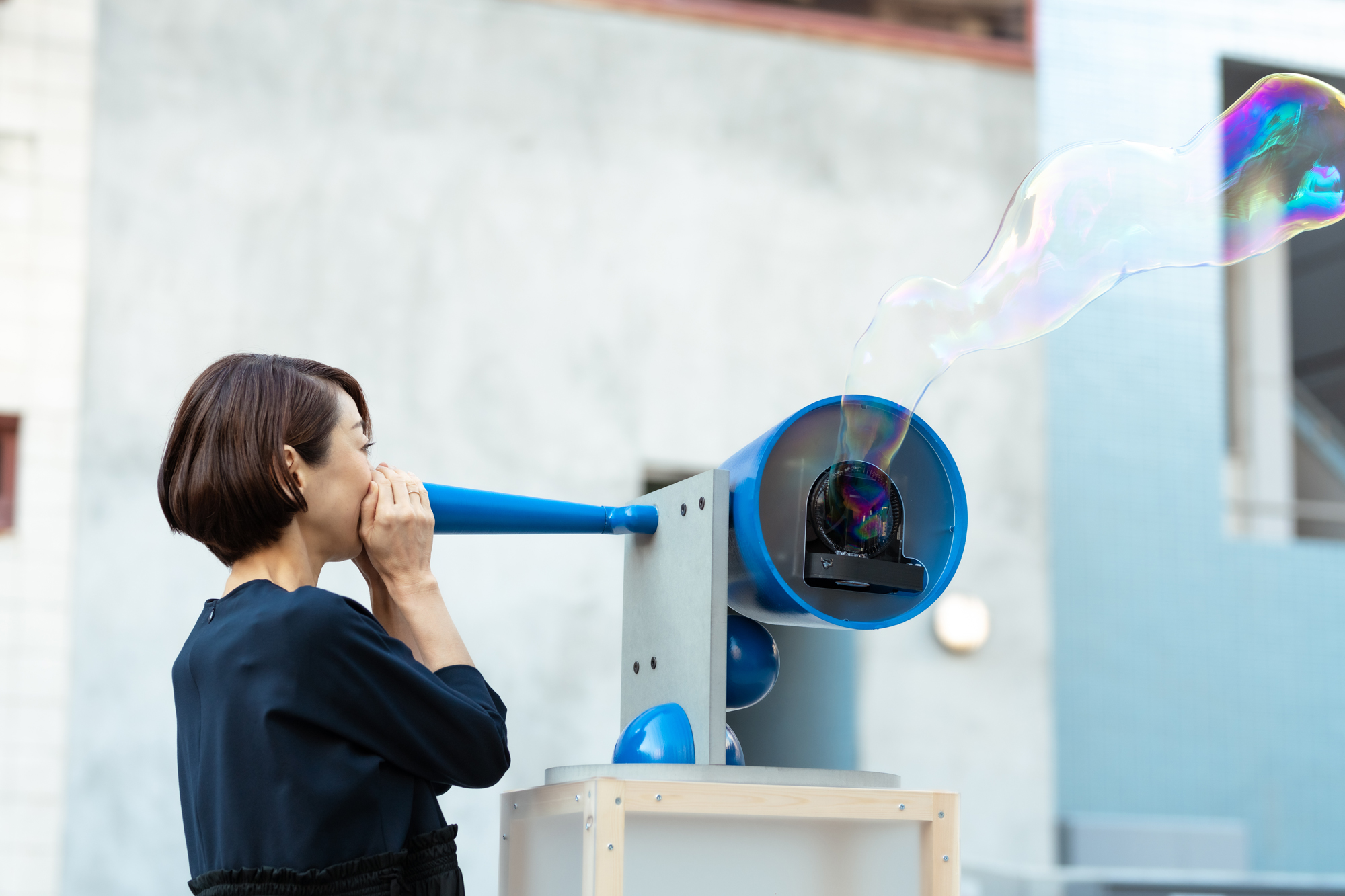 ウィンド・ウィスパラー – スタジオ・ポエティック・キュリオシティ Studio POETIC CURIOCITY